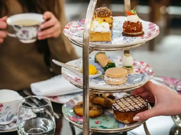 10 Bakeries and Tea Rooms Not to Miss in Paris