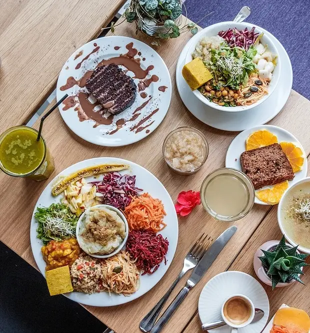 26 Healthy Restaurants in Paris to Eat Organic Food Every Day