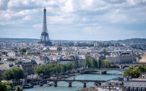 21 Must-See Places to Visit and Experience in Paris for a Tourist