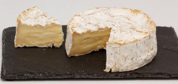 21 Famous French Cheeses we Recommend to Try At Least Once