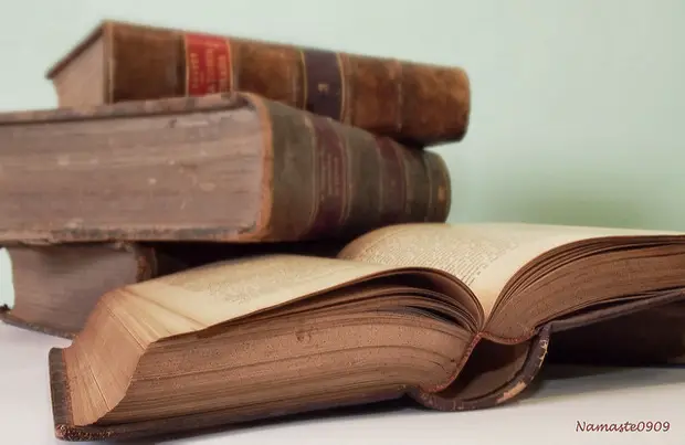 The 20 Must-haves for Your Trip to Paris and the 5 Things to Leave at Home