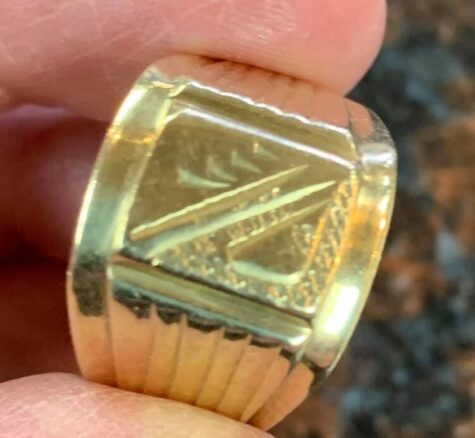 6 Common Scams in Paris Tourists Are Falling For Every Day