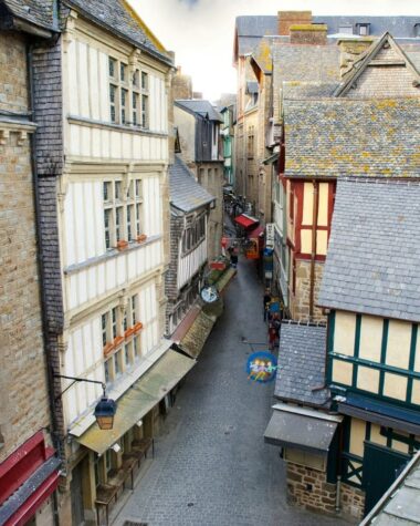 Inside the Walls of Mont Saint-Michel (34 Magical Photos)