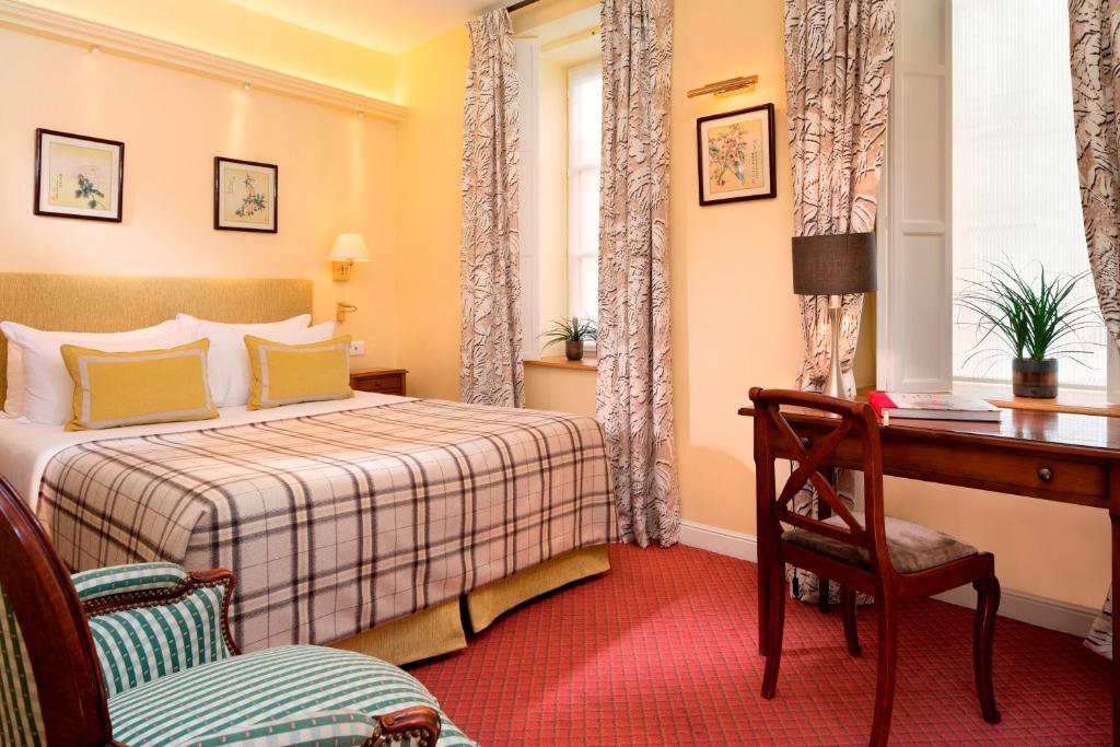 8 Best Hotels in Paris for First-Time Visitors