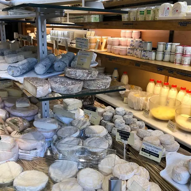 Les 18 meilleures fromageries de Paris où acheter du fromage de qualité