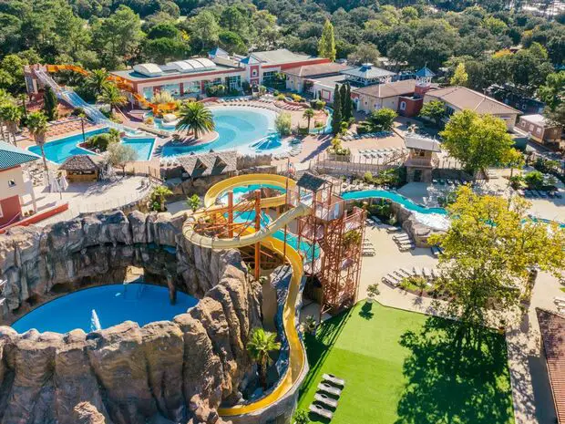 Top 11 campings aquatiques au Pays Basque (fabuleuses piscines)