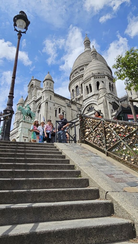 Les 11 escaliers les plus emblématiques de Montmartre : Un tour en photos