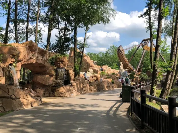 Top 15 parcs d'attractions et de loisirs à Paris et à côté pour petits ...